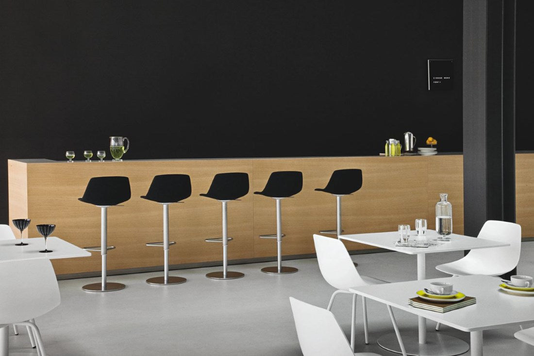 Miunn Stool / Sled Base – italydesign